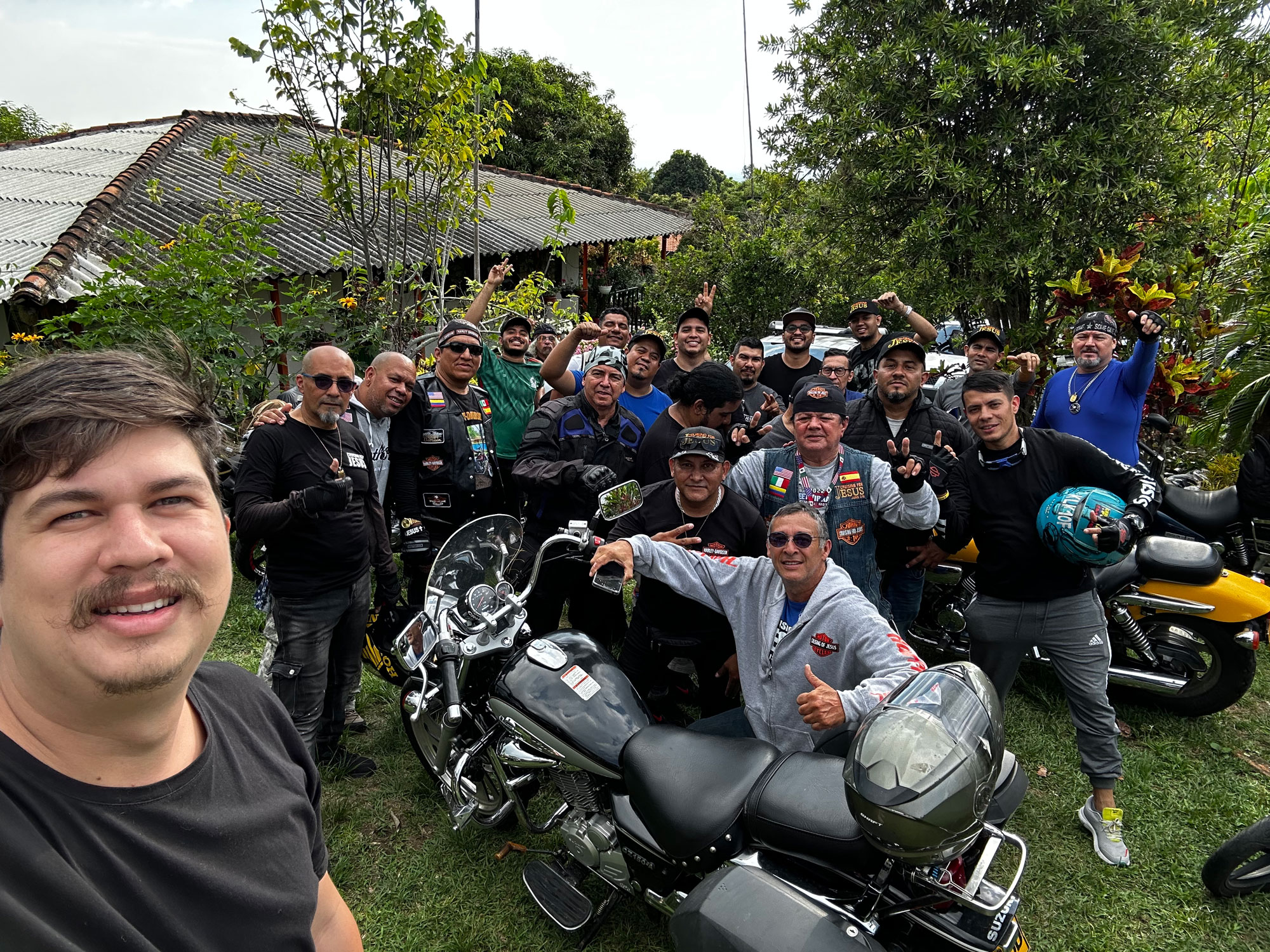 Hombres - Fundación Cruising for JESÚS - Colombia